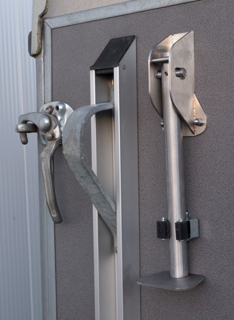 Q-Line Equestrian B.V. | Mounty Step-Up mobile mounting aid for…